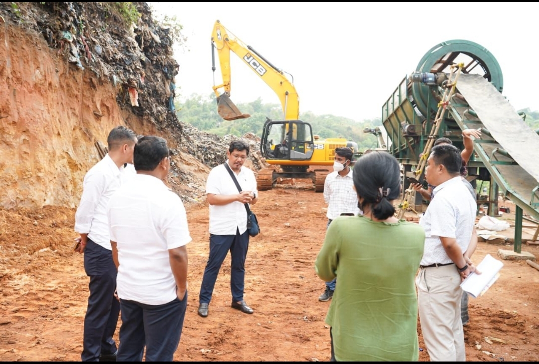 CM inspects waste segregation machine - Meghalaya Monitor